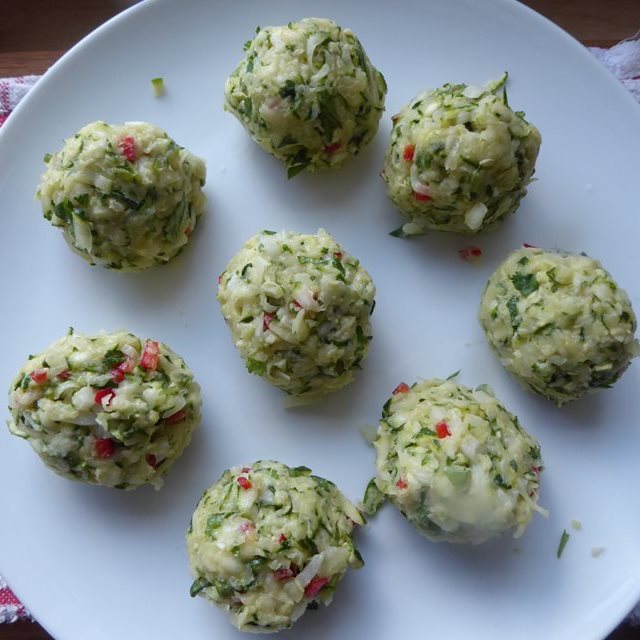 Veggie Courgette Meatballs in a Curry Sauce | Recipe | SoCook