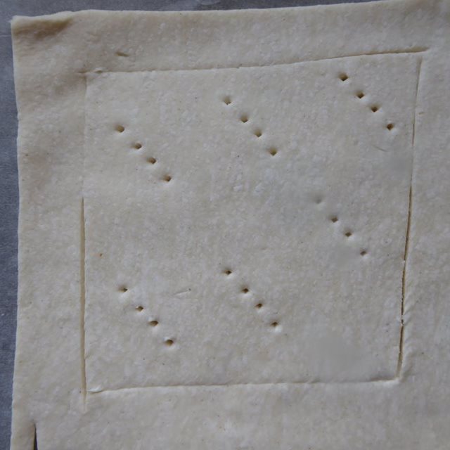 Asparagus puff pastry tart with goats cheese | Recipe | SoCook