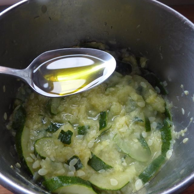 Italian Courgette pasta with a hint of Chilli | Quick Recipe | SoCook