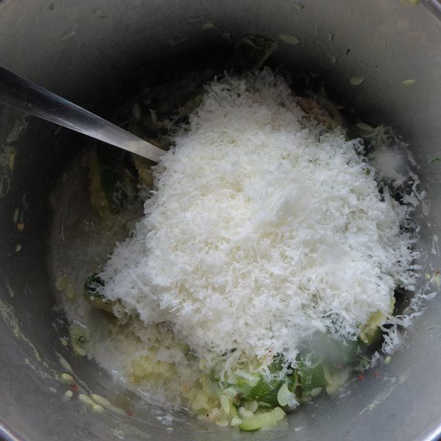 Italian Courgette pasta with a hint of Chilli | Quick Recipe | SoCook
