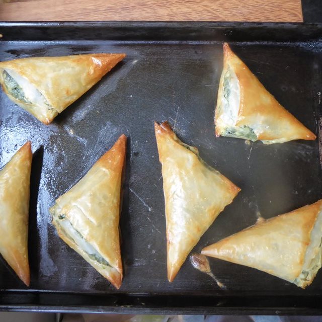 Spinach and Feta Filo Parcels with Tzatziki | Starter | SoCook
