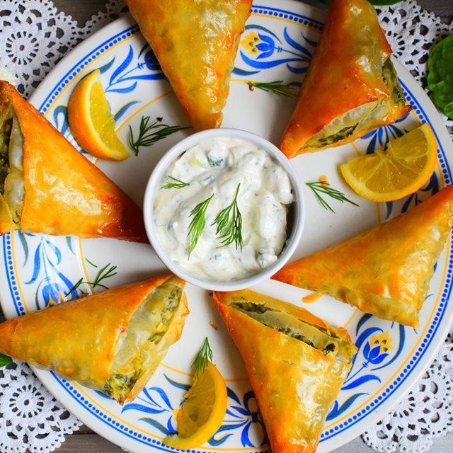 Spinach and Feta Filo Parcels with Tzatziki | Starter | SoCook